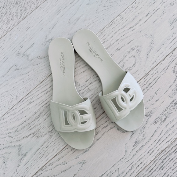 Dolce & Gabbana | Shoes | Dolce Gabbana Bianca Interlock Slide Sandals ...
